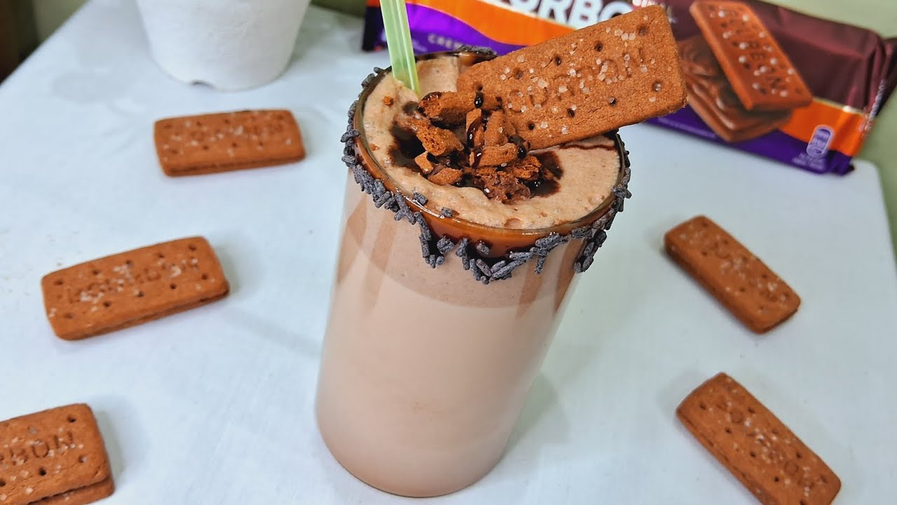 Bourbon Biscuit Milkshake | Refreshing Milkshake Recipe | Easy Shakes ...