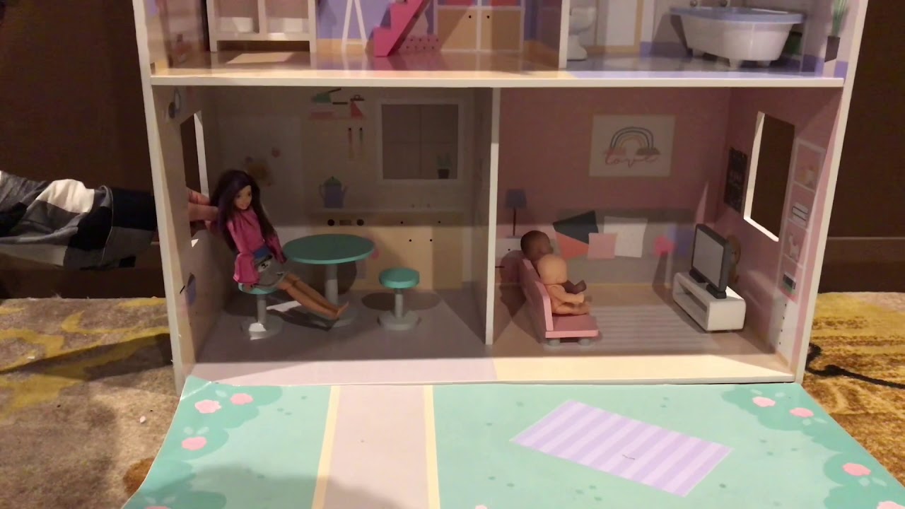 Barbie fun house! - YouTube