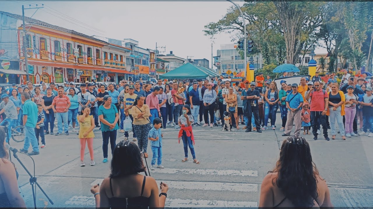 "cómo la flor" Selena Quintanilla está vez interpretado por la ...