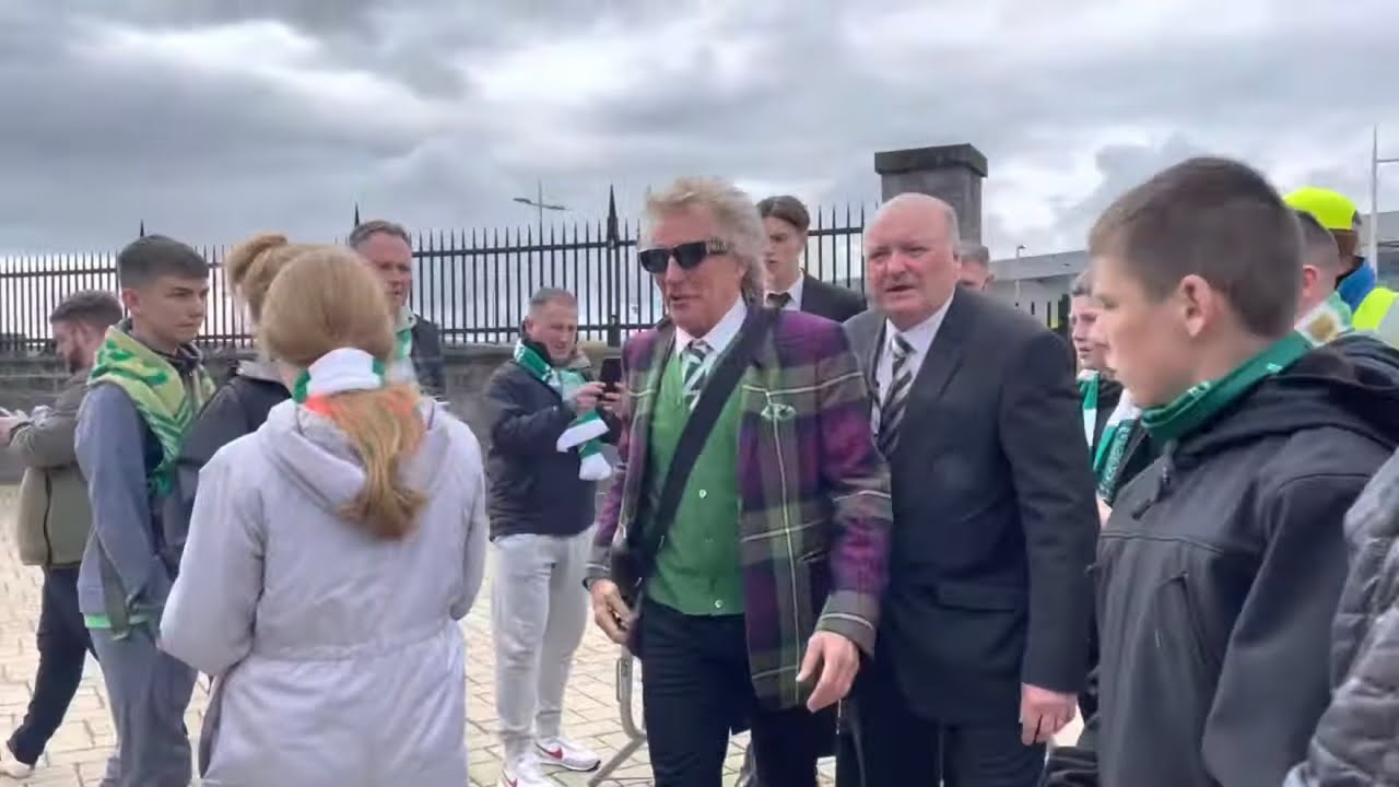 ROD STEWART ARRIVING BEFORE THE CELTIC V RANGERS GAME - YouTube