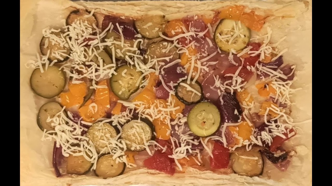 Reverse Pizza | Puff Pastry Pizza - YouTube