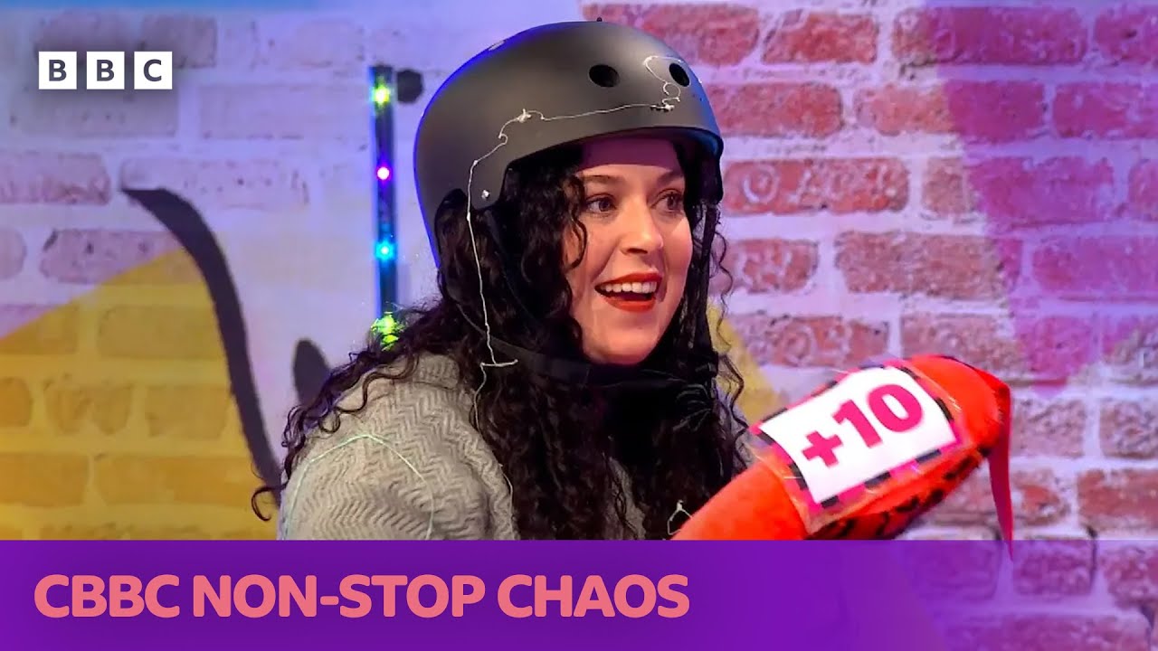 Tracy Beaker vs Jess Beaker in Scooting Stars | Saturday Mash-Up! - YouTube