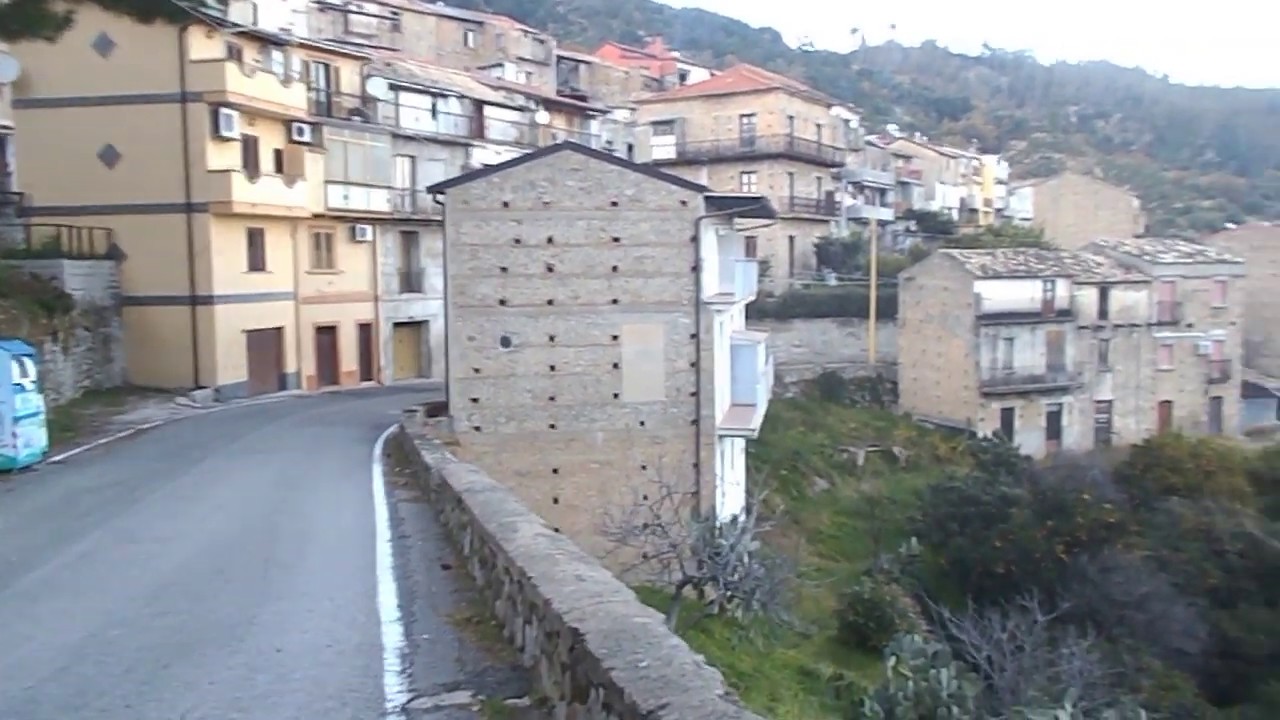 Isca Sullo Ionio - Romana e Medioevale: Origine Nome (2019) - YouTube