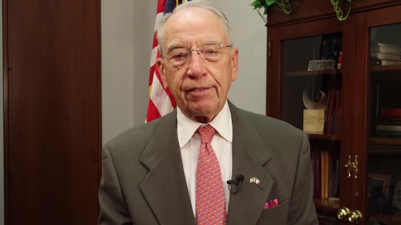 5 Quick Questions with Senator Grassley - YouTube