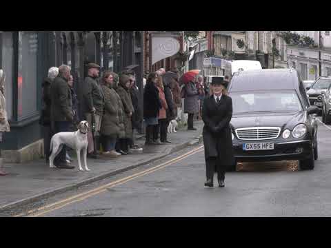 Wotton-under-Edge pays its respects to Pete the Print