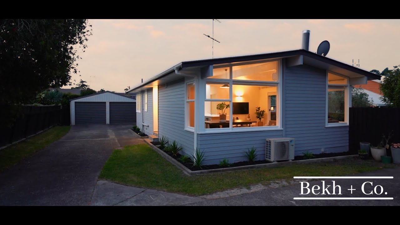 26 Hatherlow Street, Glenfield - Bekh Khoussainov & Bec Whitley - YouTube