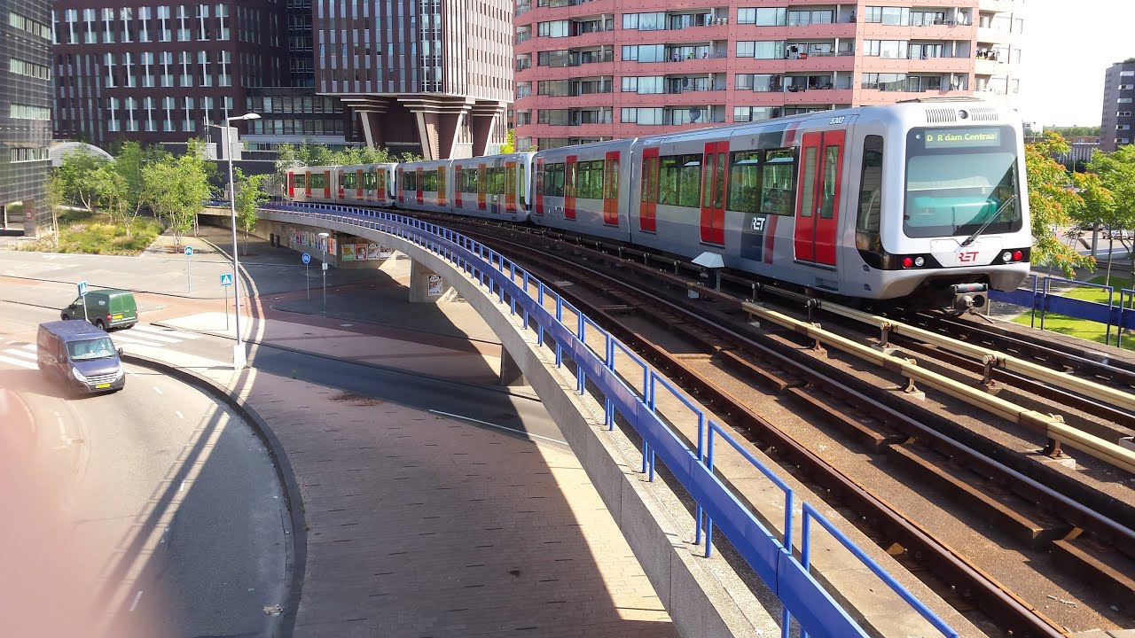 RET Metro 2x 3*Type B (waarvan 4 rijtuigen met R-net) op Rijnhaven ri ...