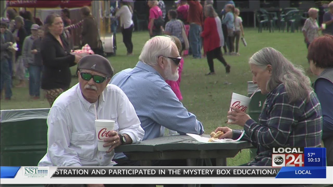 Pink Palace Crafts Fair - YouTube