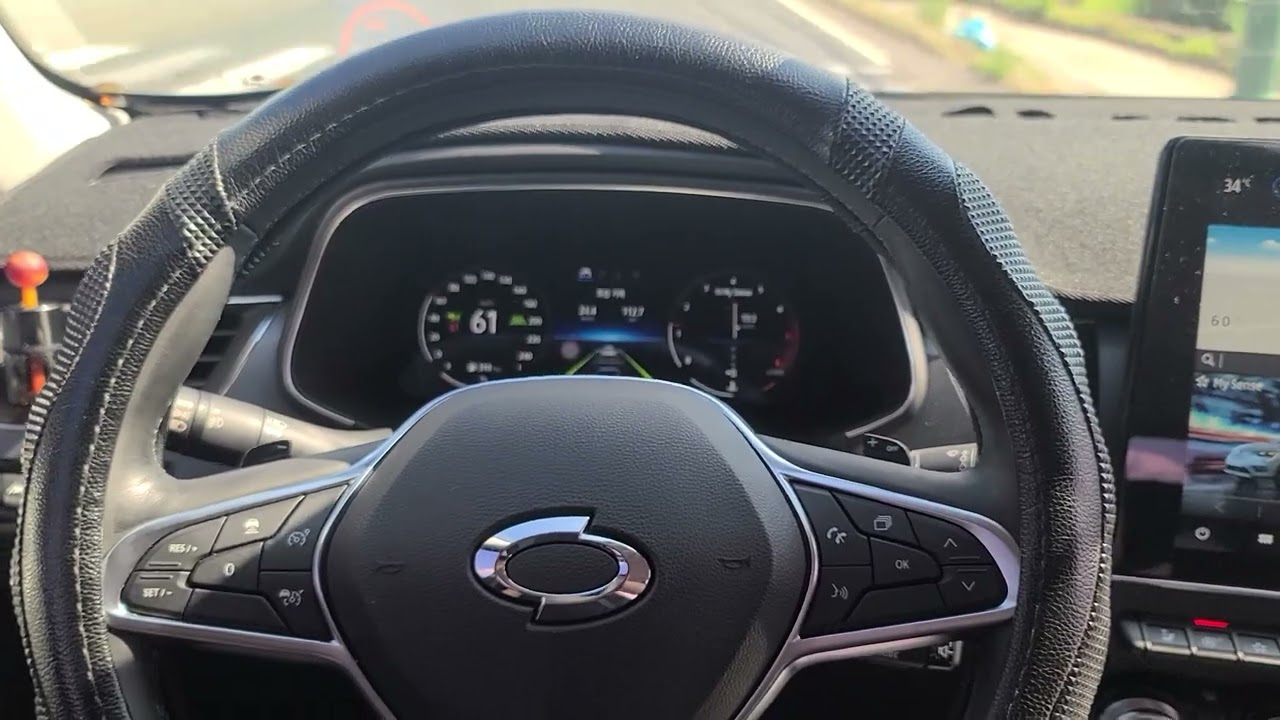 XM3 LCA 차로중앙유지보조시스템 시공 - YouTube