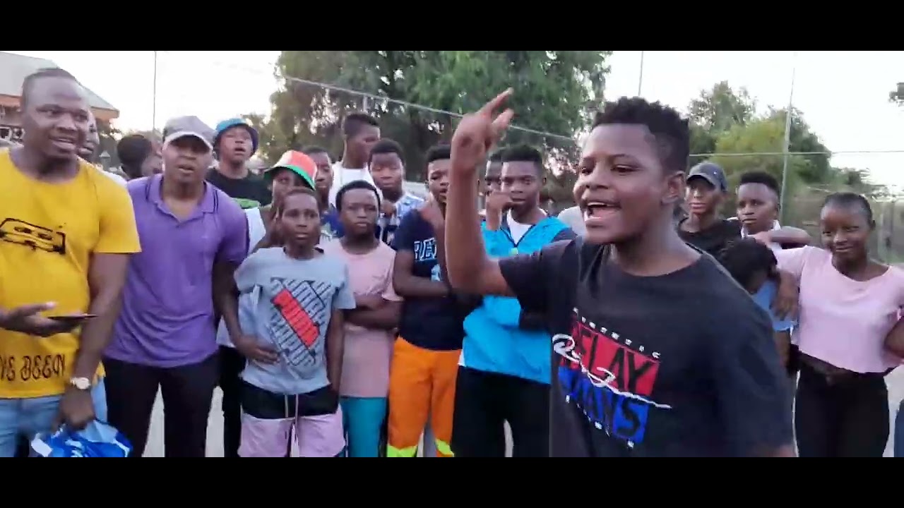 Roasting session Who's The King. Freestyles and rap battles Eazy vs YDK ...