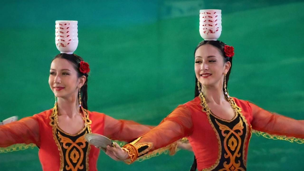 Uyghur Bowl Dance - Chine Ussuli - YouTube