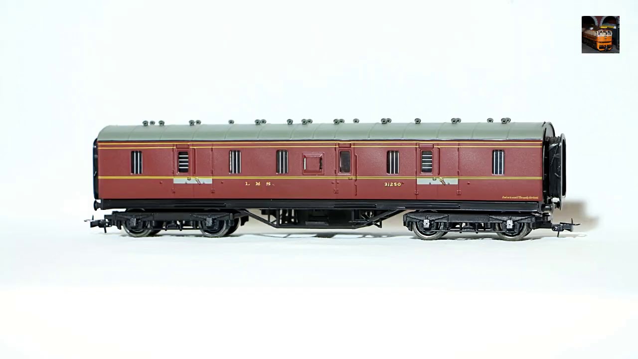 Furgón o Parcel Van LMS Bachmann Branchline 34327 - YouTube