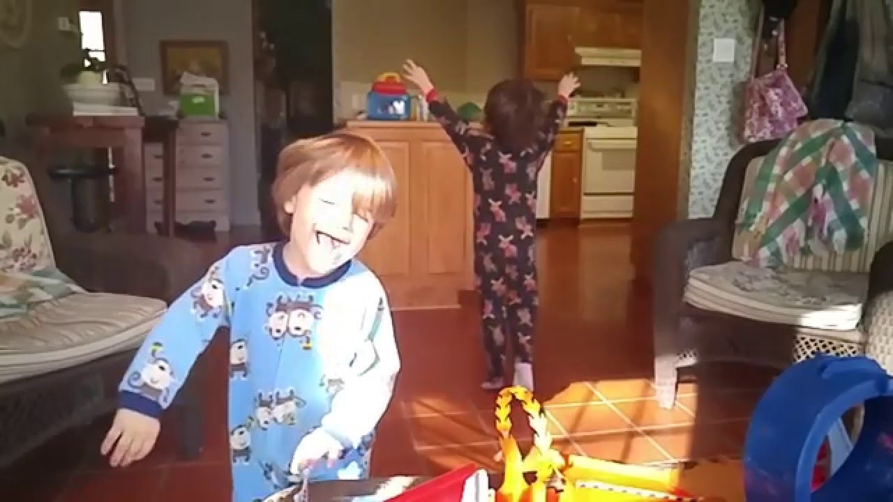 EPIC PAJAMA DANCE PARTY - Slow-Mo Dance Off!! - YouTube