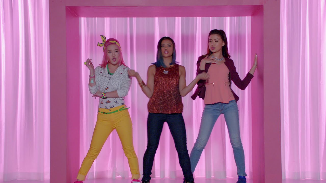 Make It Pop - S02E06 "The Mirror" - YouTube