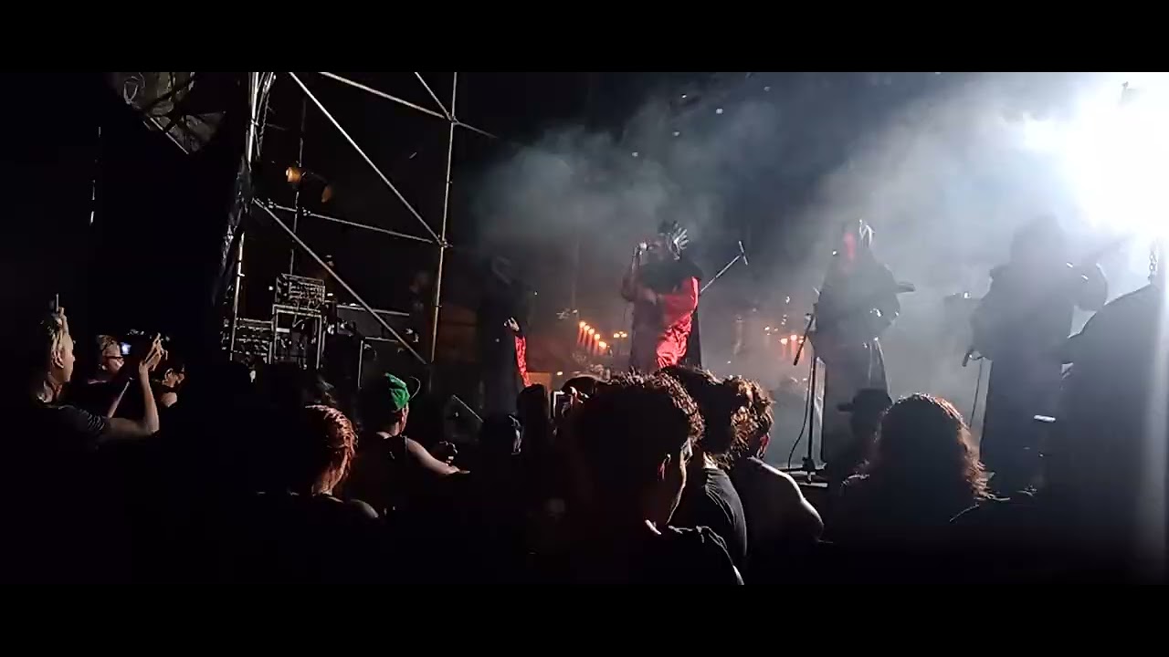 Este fue en el FURIA METAL FEST la banda se llama, WOLVES WINTER - YouTube