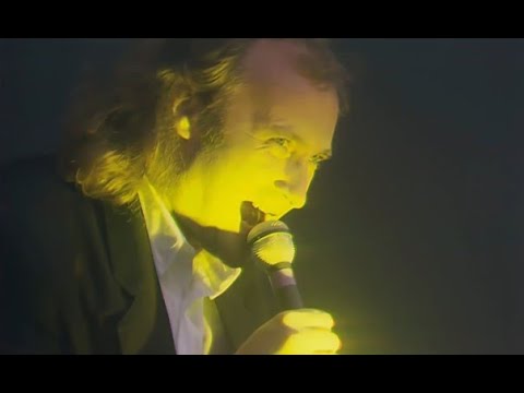 GENESIS - Mama (live in London [Wembley] - 3rd night, 03/07/1987) - YouTube