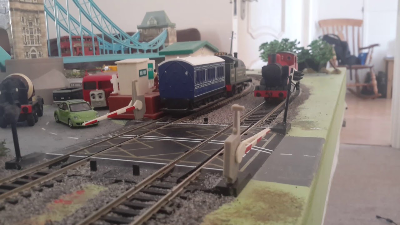 The Bachmann Junior Show: EP2 It's so lonely around here... - YouTube