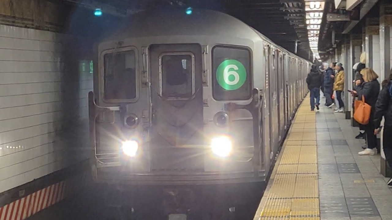 NYC Subway: Brooklyn Bridge-City Hall Bound R62A 6 Train @ Grand ...