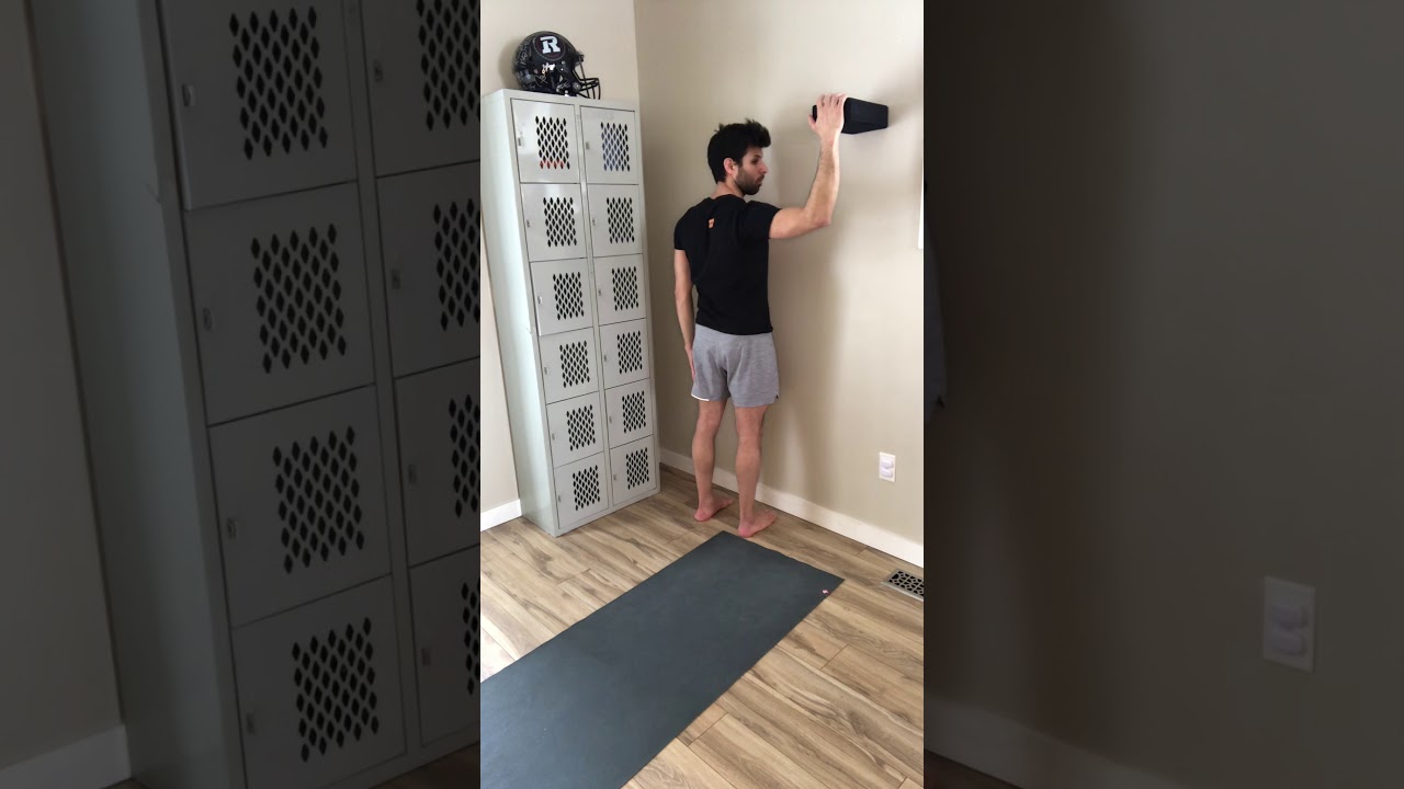 Rotator Cuff Rehab - Internal Rotation 90/90 wall isometric - YouTube