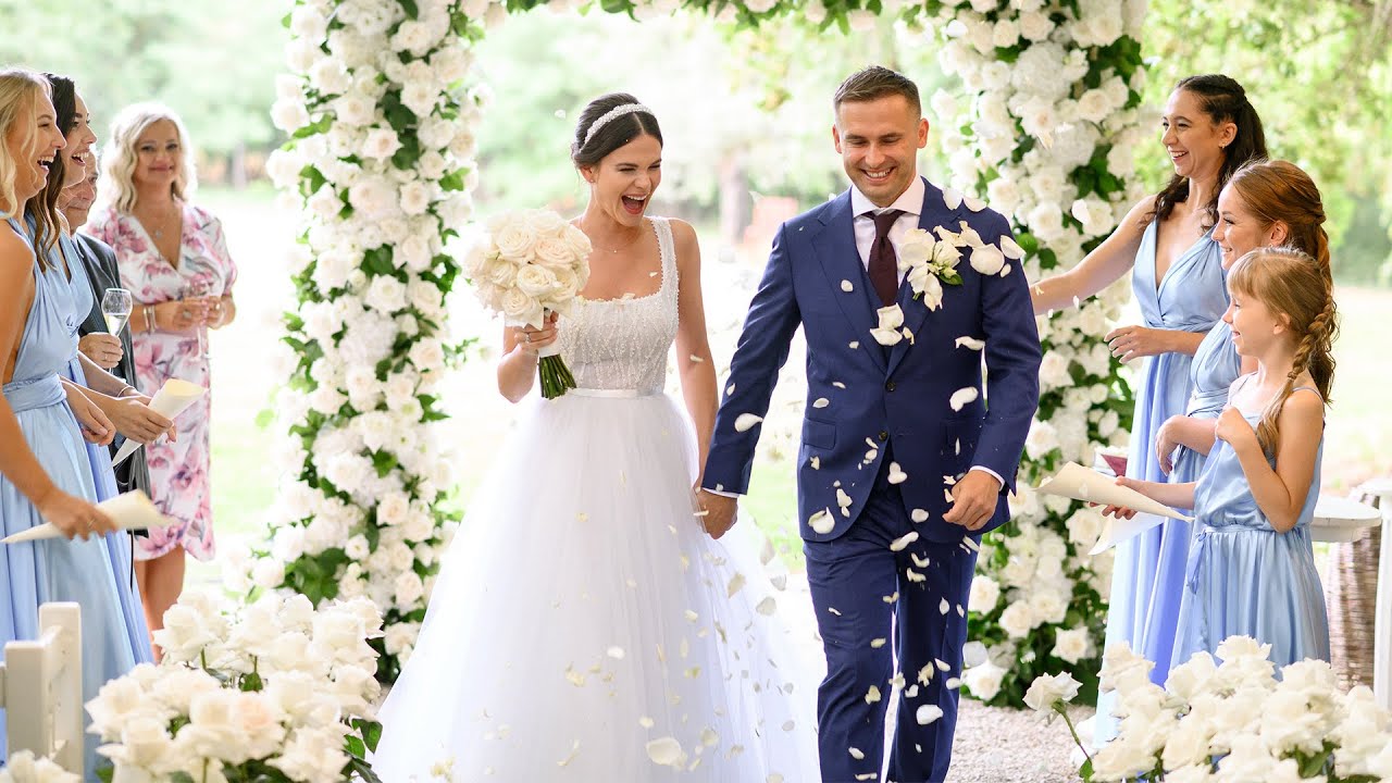 Zsófi + Roland Wedding Highlights | Babérliget - YouTube