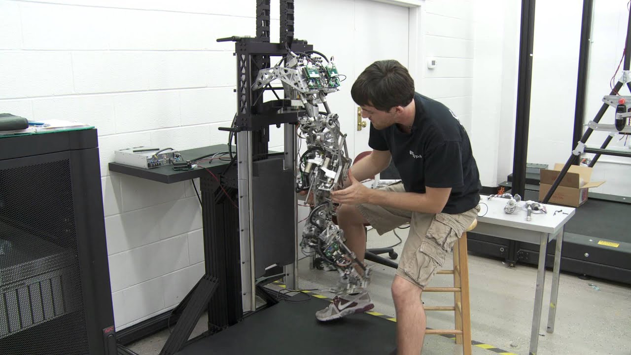 Virginia Tech: DARPA Robotics Challenge - YouTube