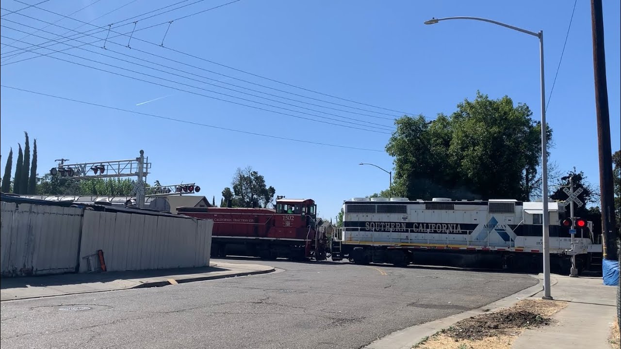 BUGX 2000 Leads CCT Lodi Flyer North - E. Main St/ E. Washington St. Railroad Crossing, Stockton ...