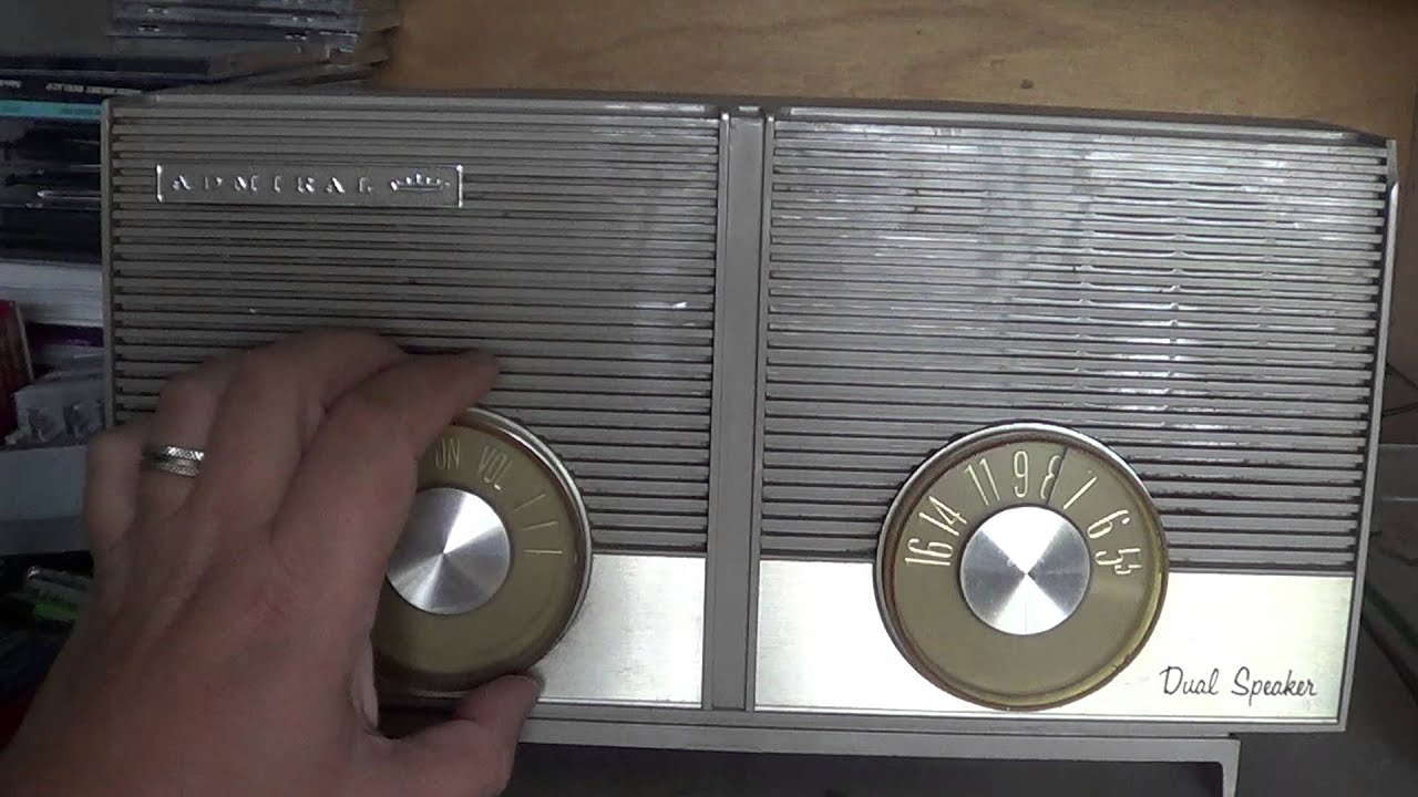 Tuning old Admiral antique radio on Mediumwave am - YouTube