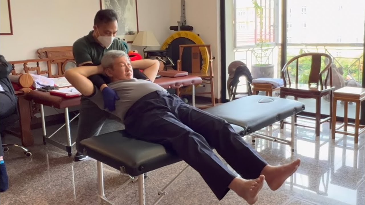Andy Mak fixing very stiff neck , kyphosis, lower back unbalanced - YouTube