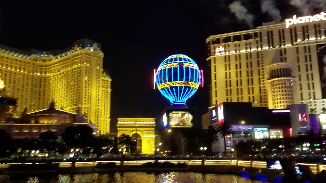 LAS VEGAS New Year's Eve 2018 Fireworks Bellagio Planet Hollywood ...