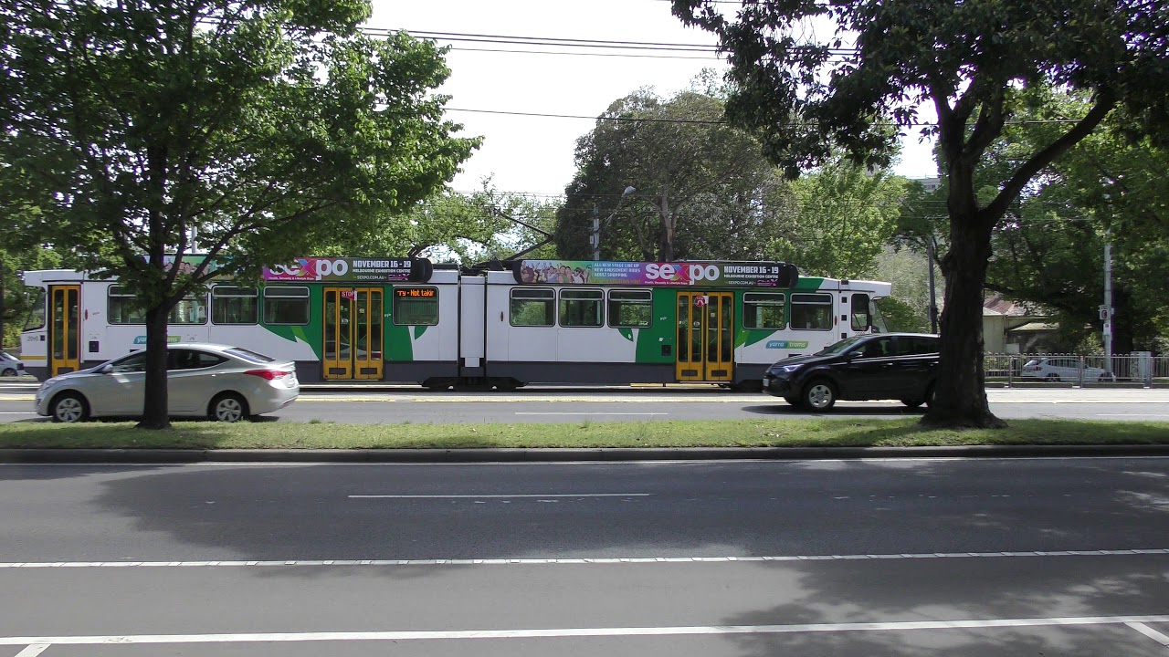 B class tram Flemington Rd - YouTube