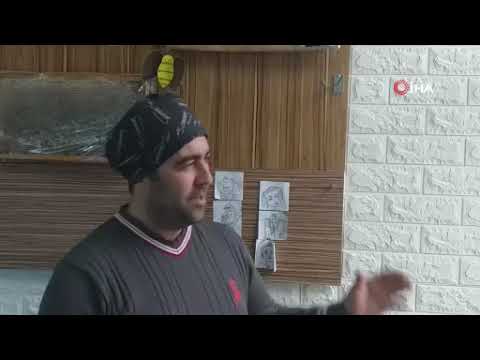 Bayrağı öpmek için herkesin gitmesini bekledi