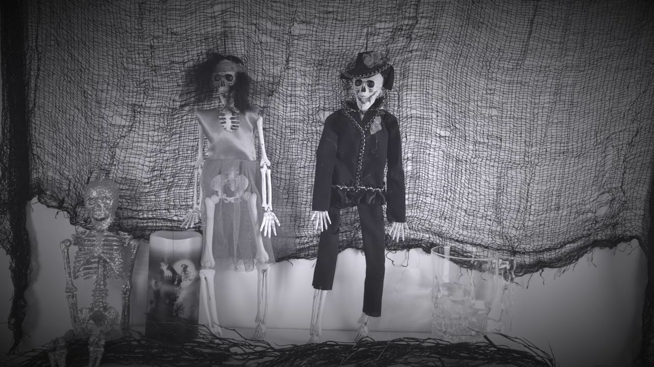 Spooky Scary Skeleton song - YouTube