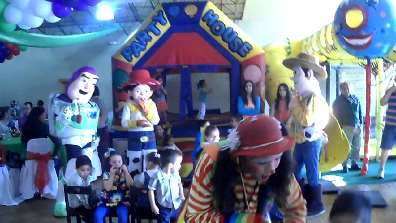 botargas en tijuana con serie de toy story y payasita ceci - YouTube