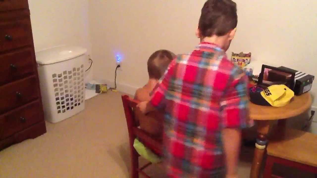 SURPRISE FART DUDE - YouTube