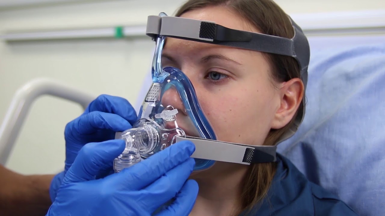 Ajustando la mascarilla de VNI VariFit de Intersurgical - YouTube