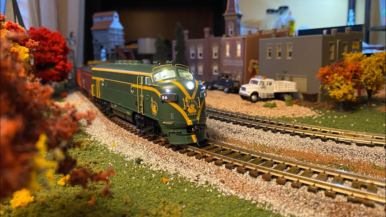 Broadway Limited’s HO F-3 EMD Unit Sound/ Running Demo - YouTube