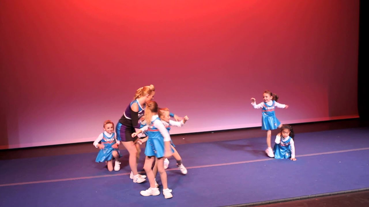 Mini Cheer - Hey Mickey 2013 - YouTube