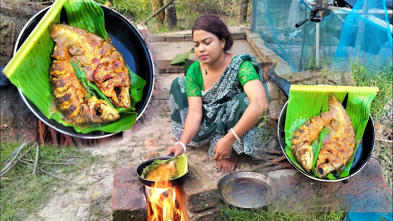 Fish paturi recipe in banana leaves । Cooking fish paturi in rustic ...