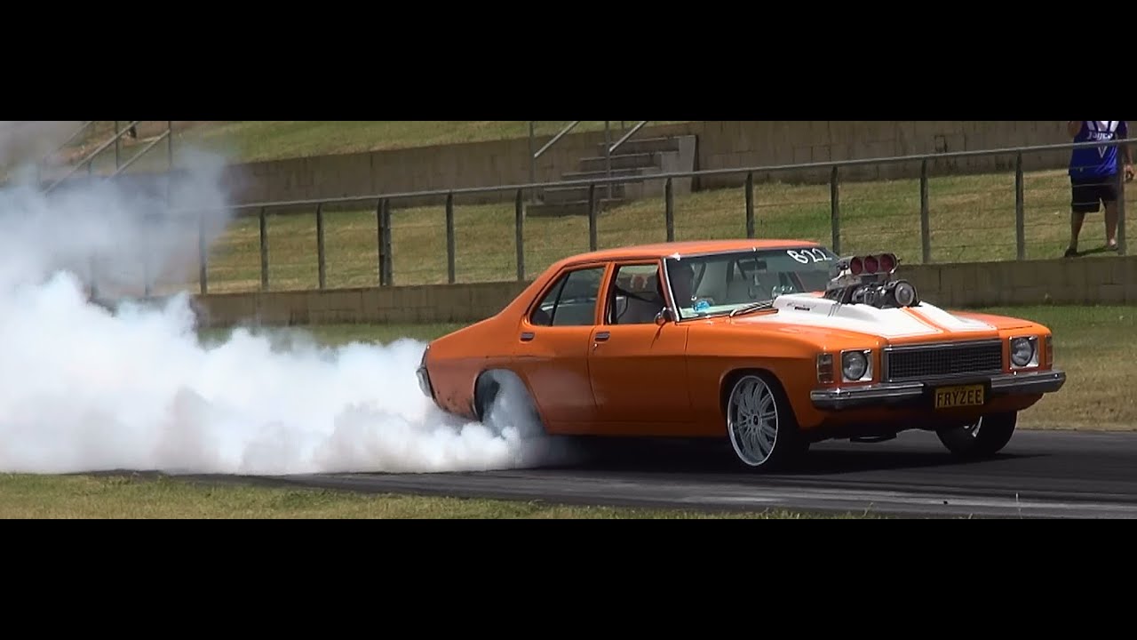 FRYZEE AT TRIPLE CHALLENGE BURNOUTS SYDNEY DRAGWAY 12.12.2015 - YouTube