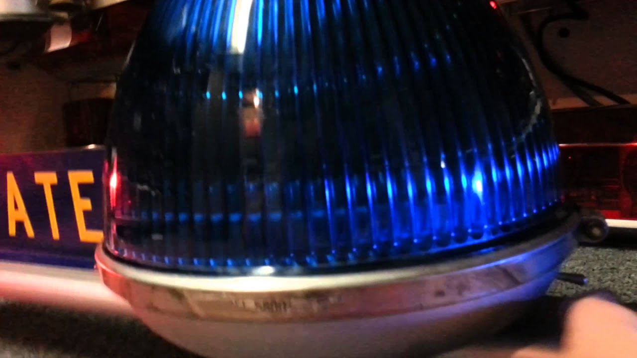 Whelen 5400 - CT State Police lightbar - YouTube