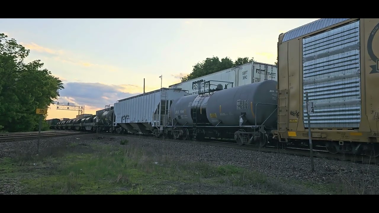NS 1059 west - Rochelle, IL - 052325 - YouTube