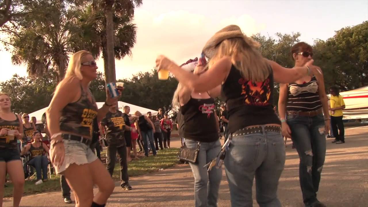 Paradise Riders S1-E4-SG3 - YouTube