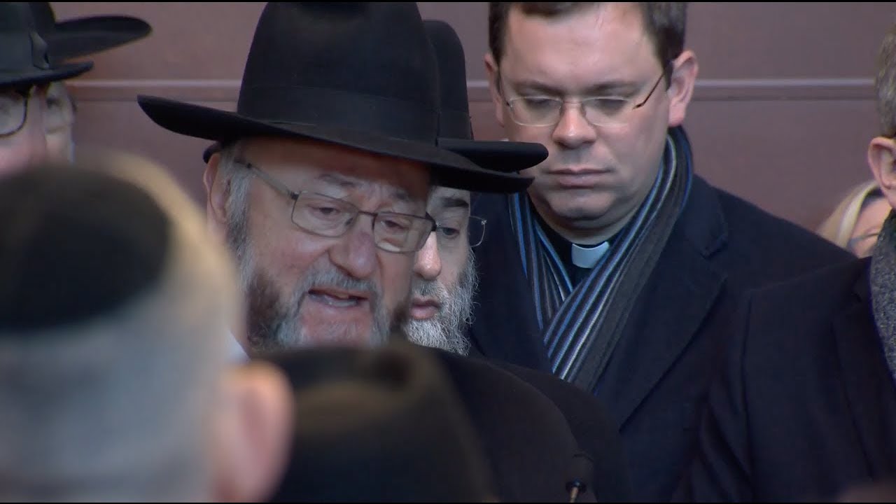 Chief Rabbi's speech at funeral for six Shoah victims - YouTube