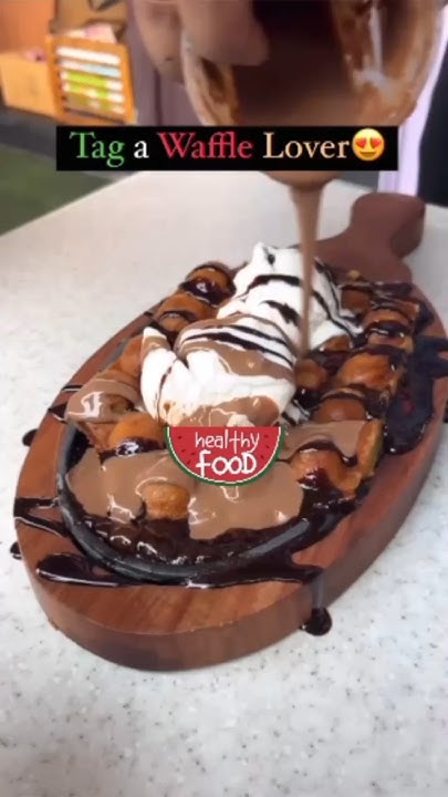 Waffle lover ko tag Karo 😋 #waffle #viral #youtubeshorts #food #streetfood #shorts - YouTube