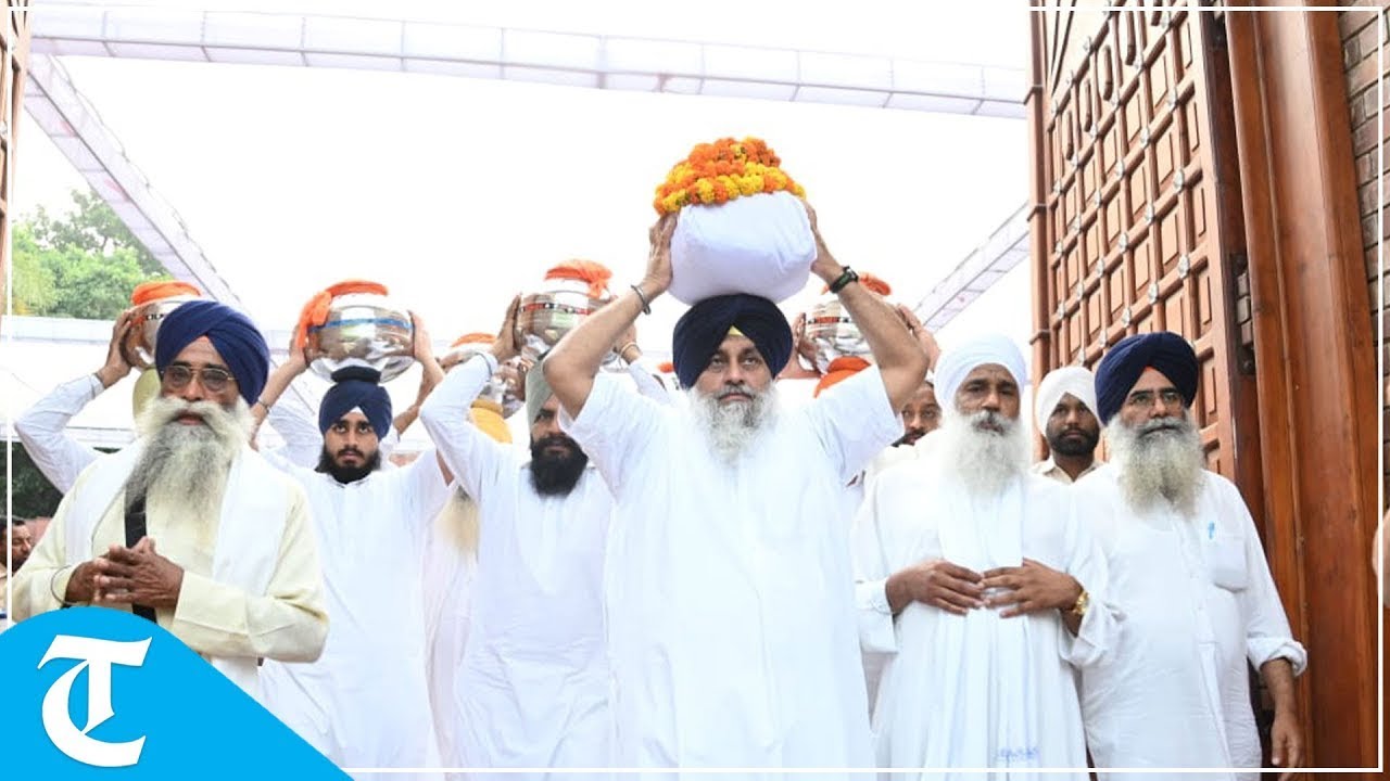 Carrying Parkash Singh Badal's ashes, Sukhbir Badal and family reach ...