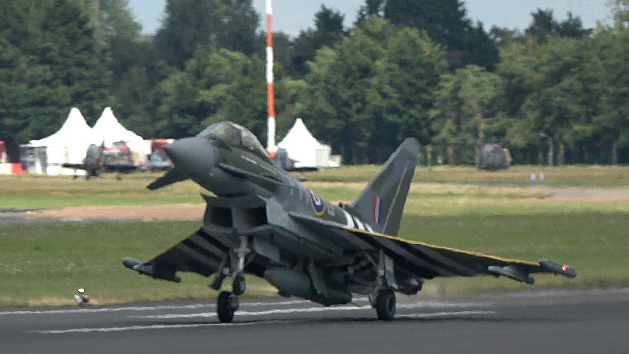 Turbo bringing Moggy down Safely at RIAT 2024 - YouTube