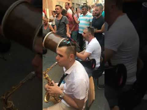 Turks in Izmir playing Macedonian music