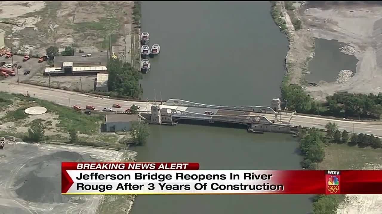 Jefferson Bridge reopens after 3 years of construction - YouTube