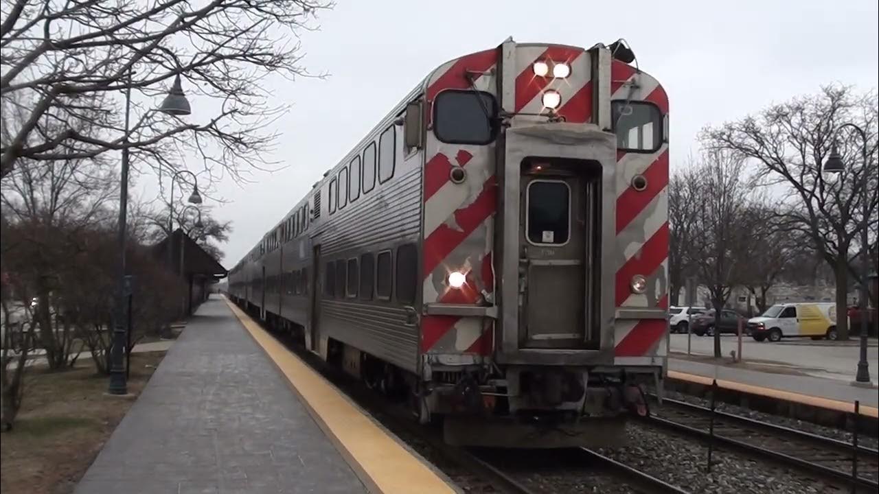 METX Cab Car 8517 Leads Metra Train 2612 South out of Glenview, IL w/METX F59PHI 88 End 12/14 ...