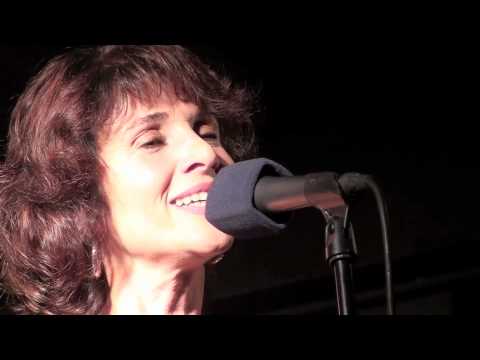 Maria Mettral en bref - YouTube